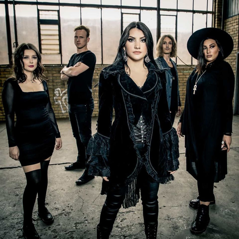 Victoria K en Sheri Vengeance betreden de Matrix | Zware Metalen